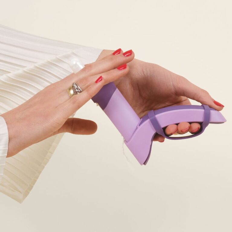 TINA Tampon Inserter - The Active Hands Company
